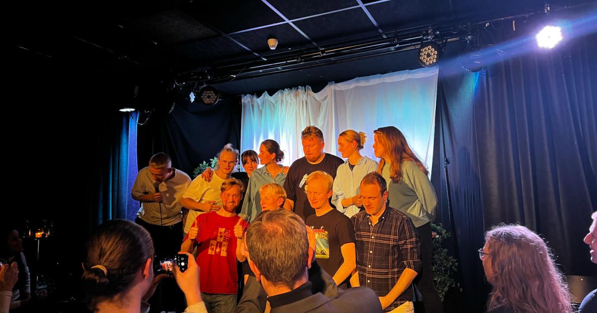 Improshow på Nieu scene